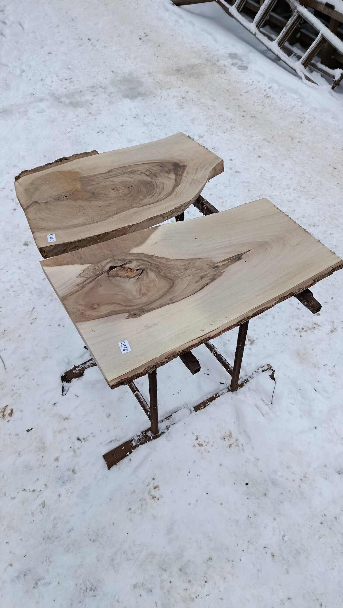 Комплект из 2-ух слэбов ореха(С176) 60х35х3,6см,60х38х3,6 см высушенный,