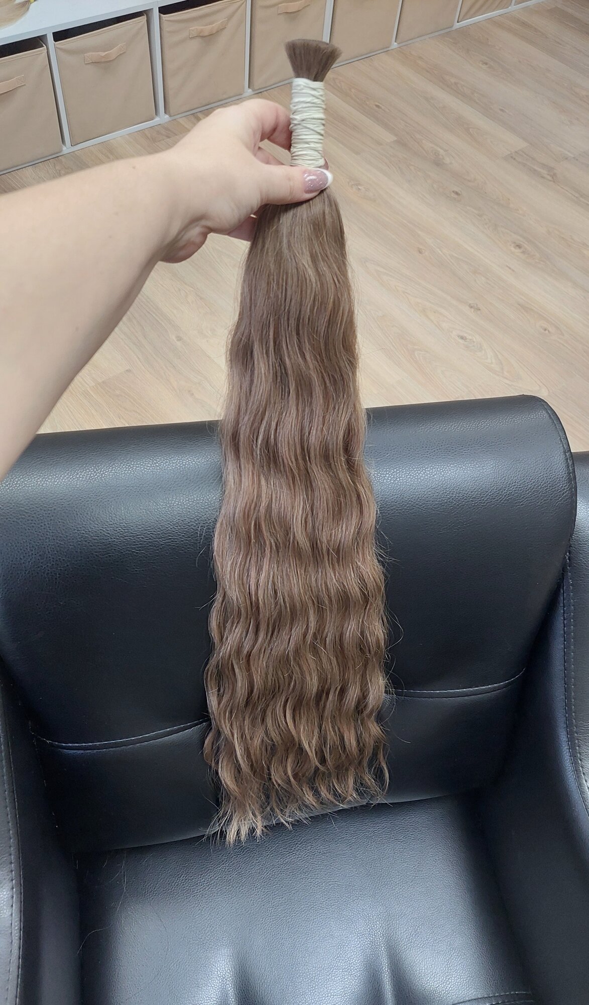 Натуральные волосы для наращивания 65см, 100г, природная волна, люкс, светло-русые