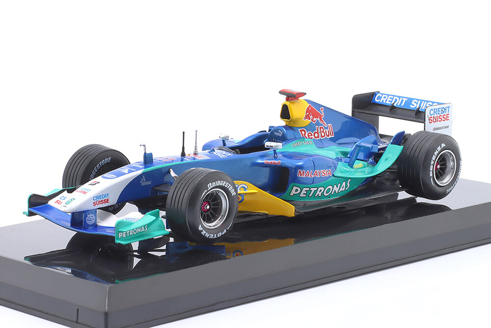 Модель коллекционная ALTAYA Sauber F1 C23 petronas #11 season 2004 giancarlo fisichella with showcase blue green
