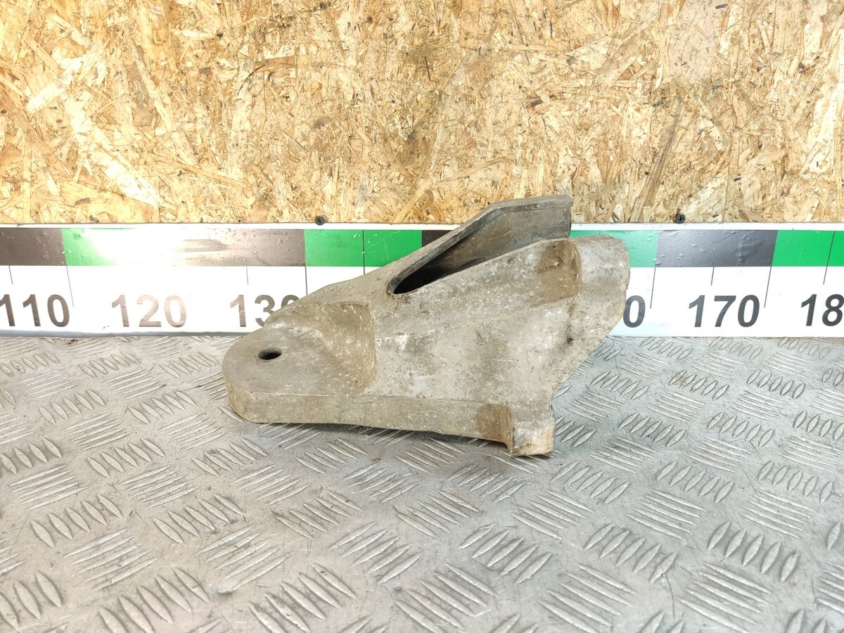 Кронштейн двигателя FORD Transit 2006-2013 6C116061AA