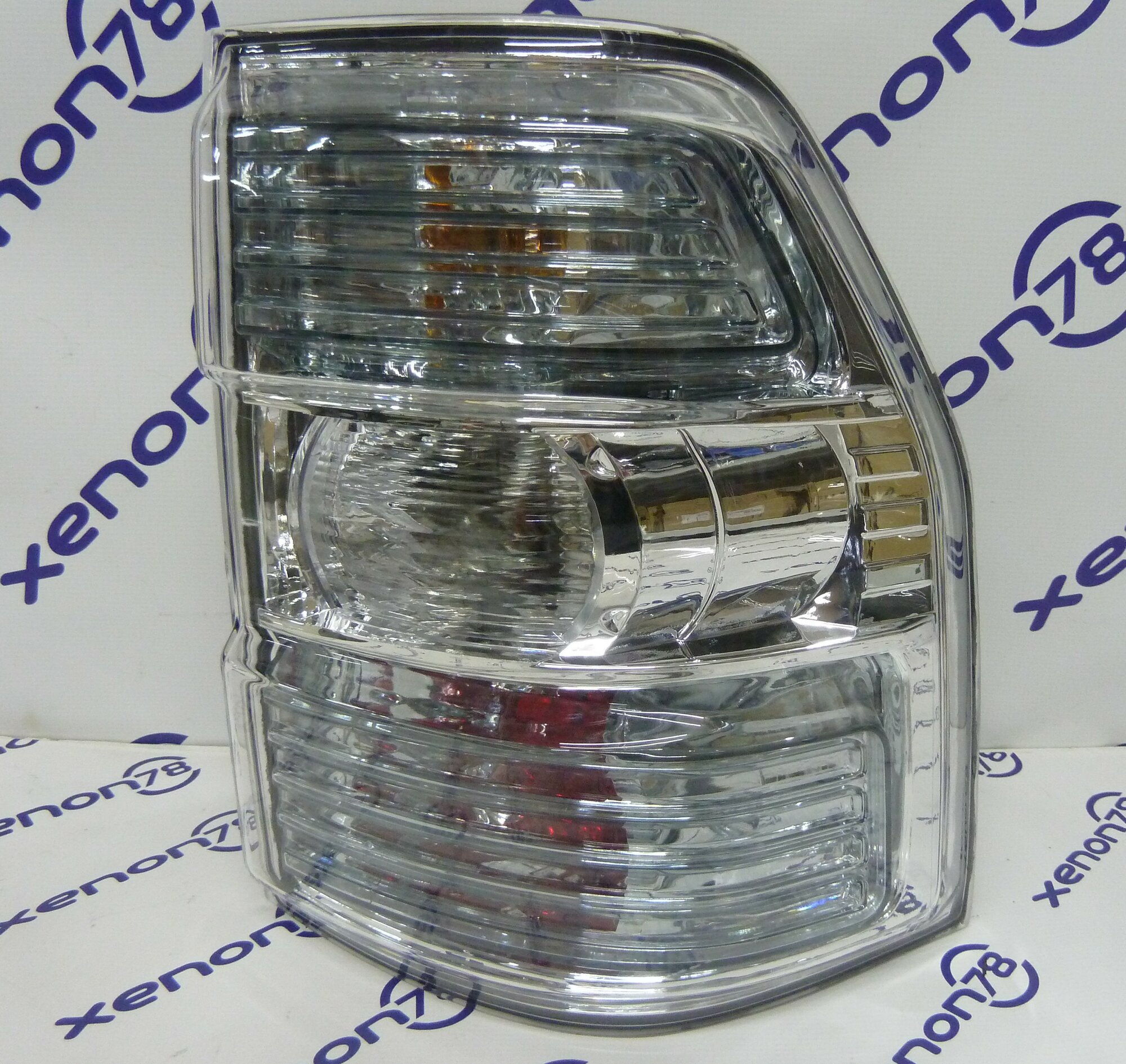 Фонарь задний Mitsubishi Pajero 4 (аналог) правый - 1 шт.