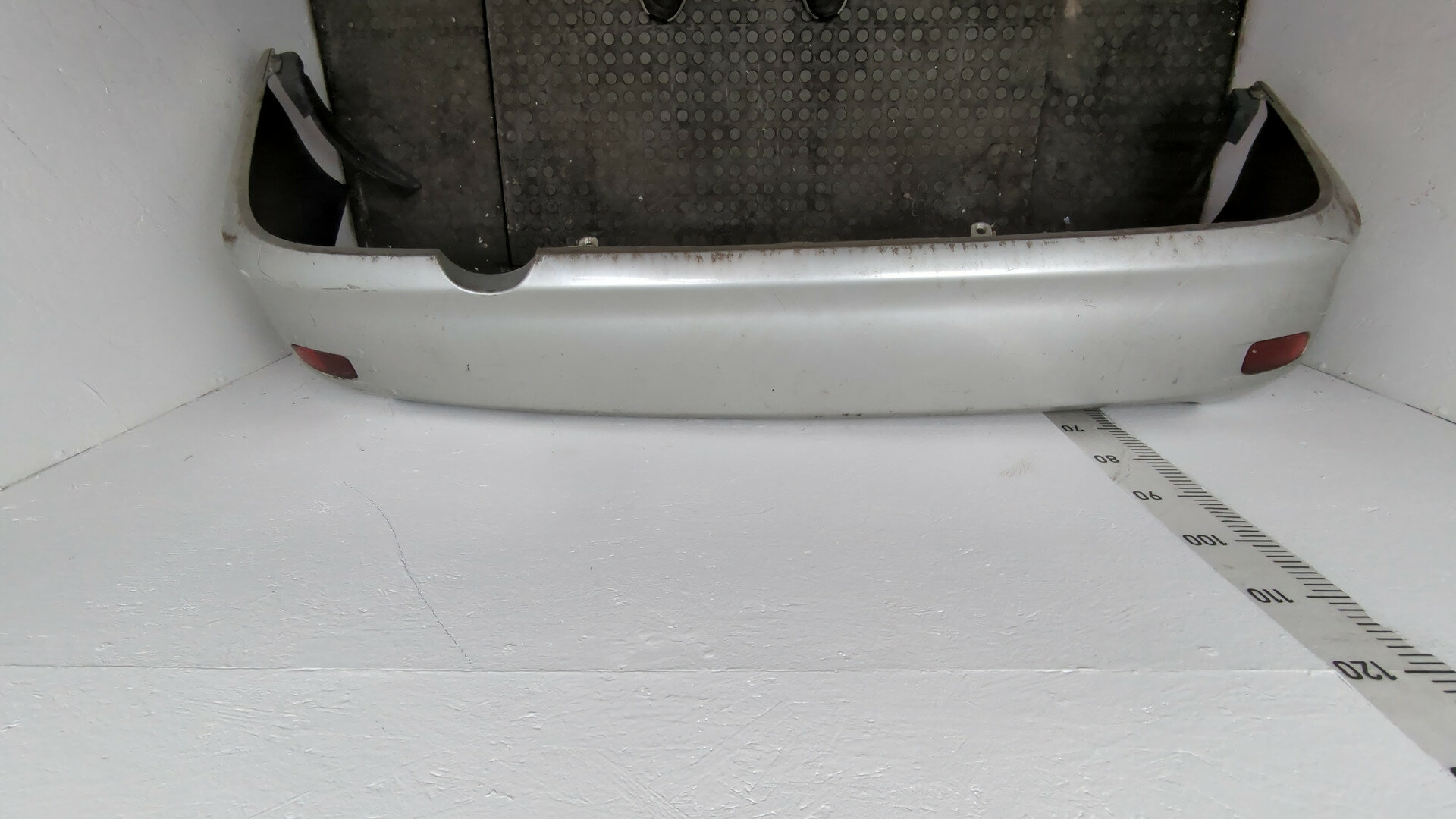 Бампер задний Toyota Previa (Estima) Б/У