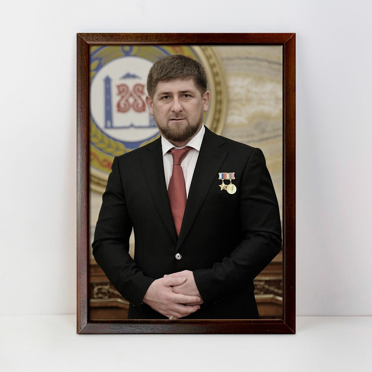 Портрет Рамзана Кадырова в рамке под дерево / А-4 (21x30 см.)