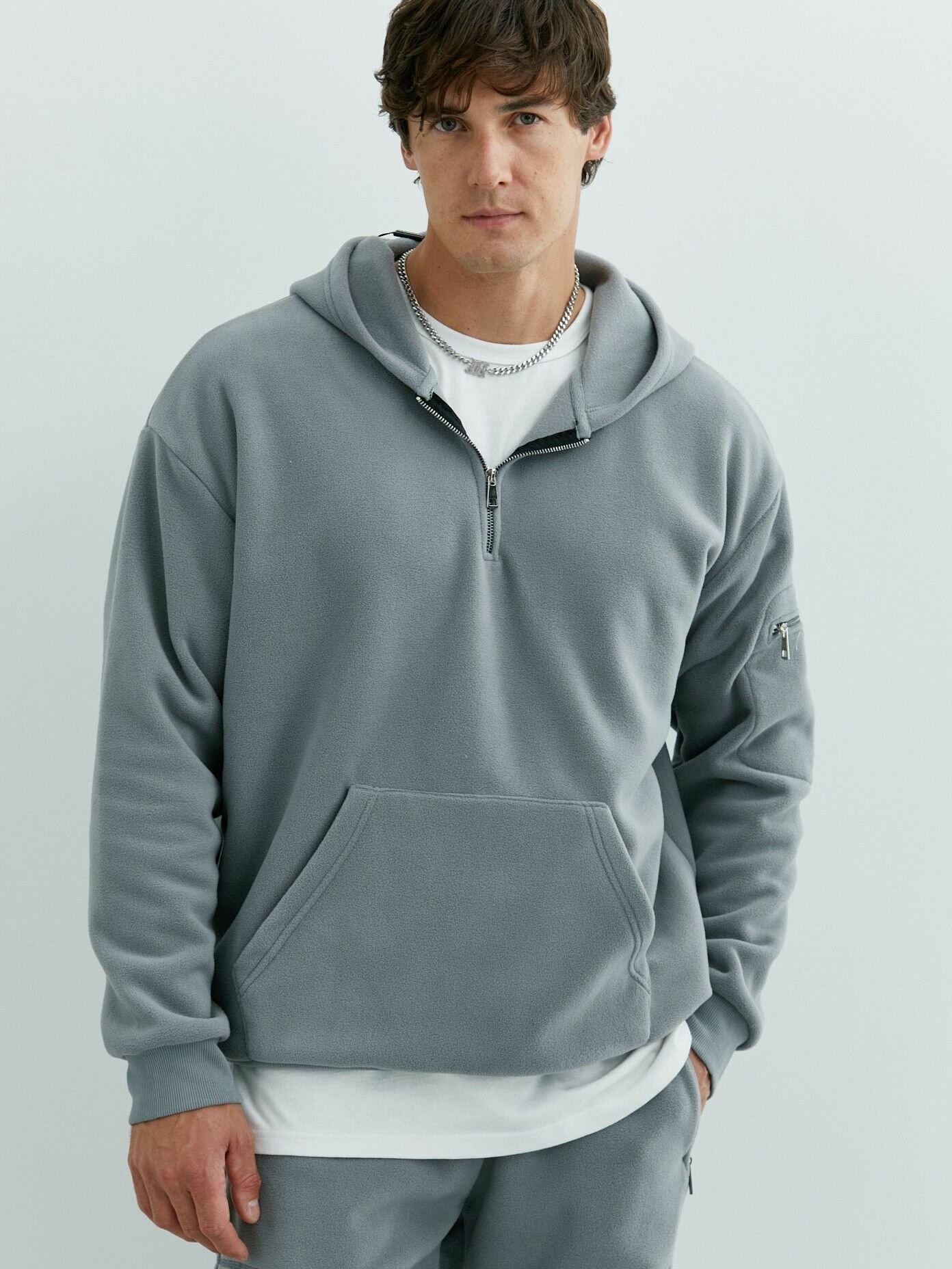 Толстовка спортивная