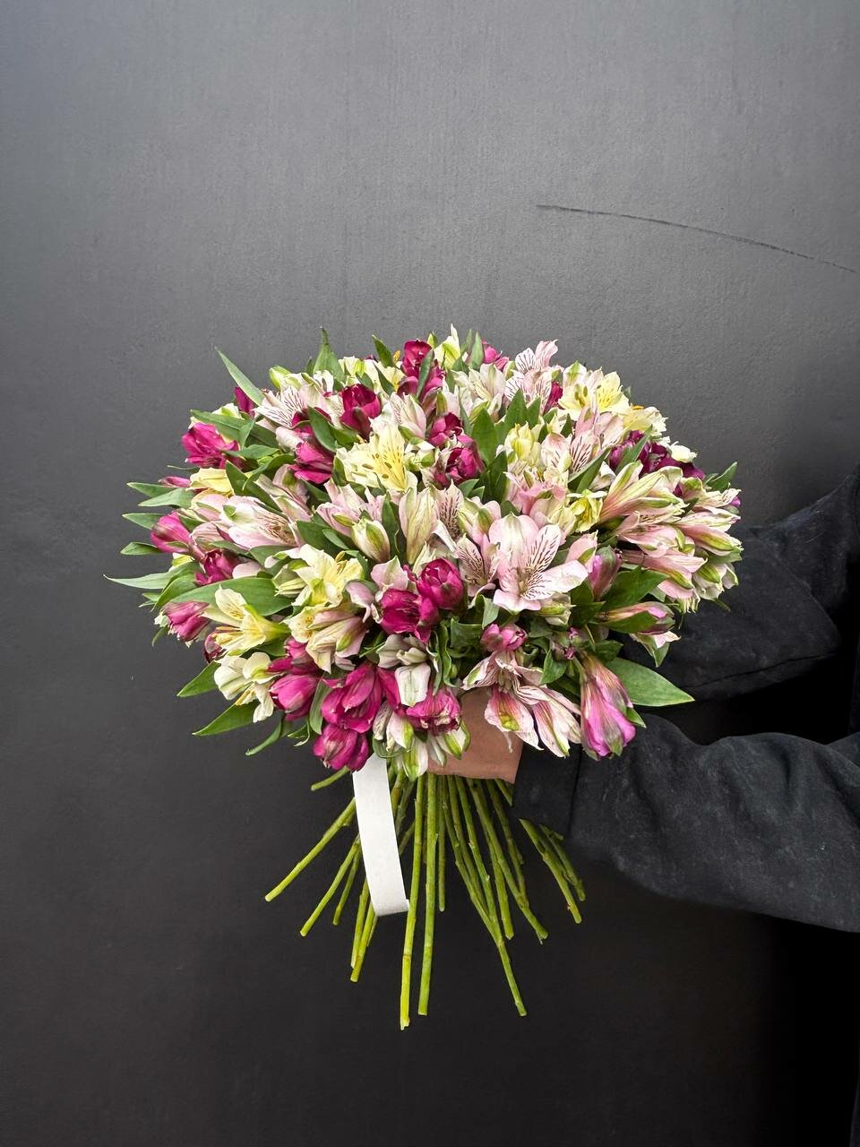Букет альстромерии Story-flowers, 45 цветок, микс, размер L, высота 60 см