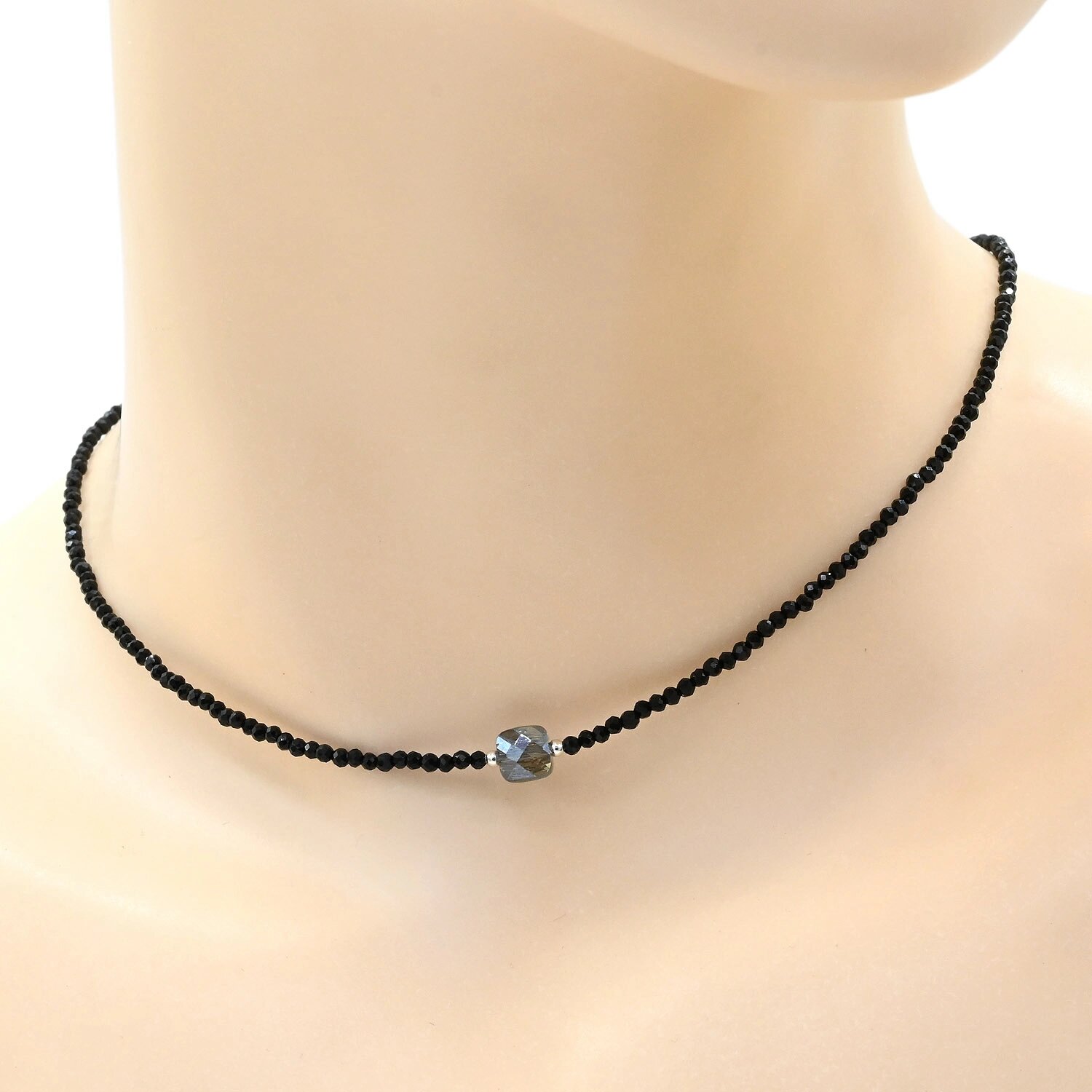 Чокер, шпинель