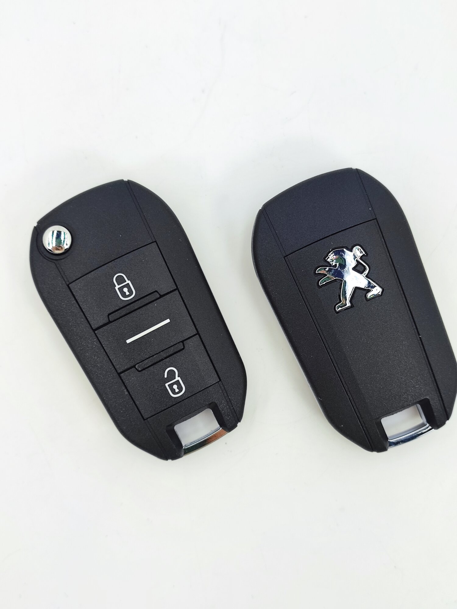 Корпус ключа (брелок) зажигания Peugeot Пежо 2 кнопки лезвие с проточкой HU83