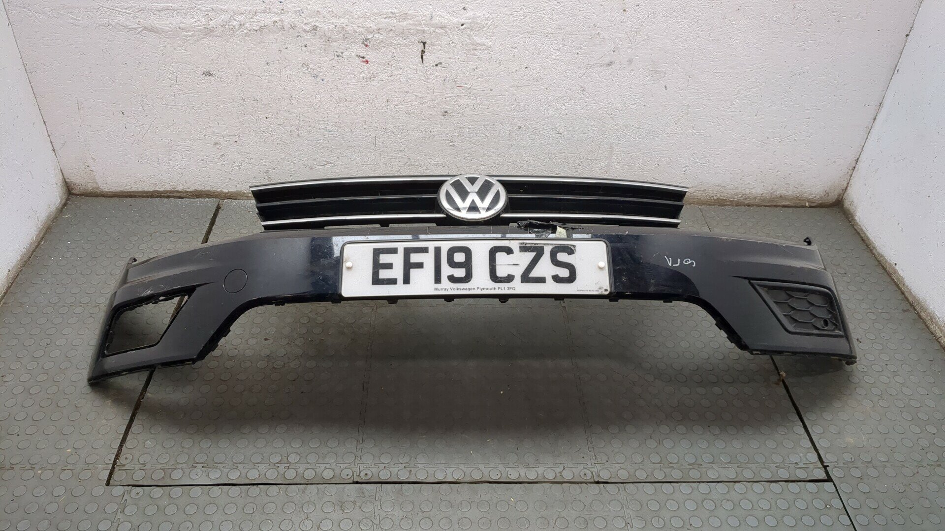 Бампер передний Volkswagen Tiguan Б/У