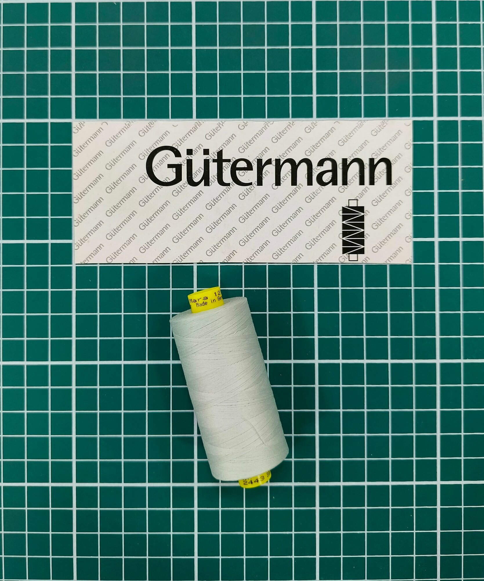 Gutermann Mara 120; col: 2443 (1000 м) Нитки для шитья
