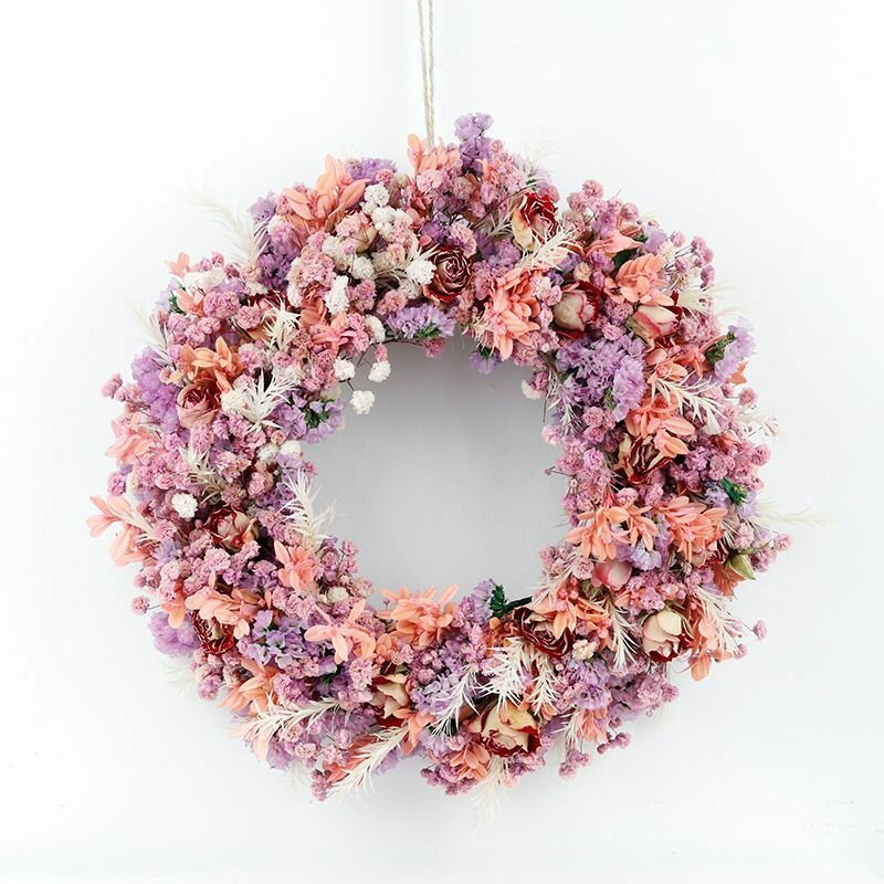 Венок новогодний Гипсофила роза На двери, на камине