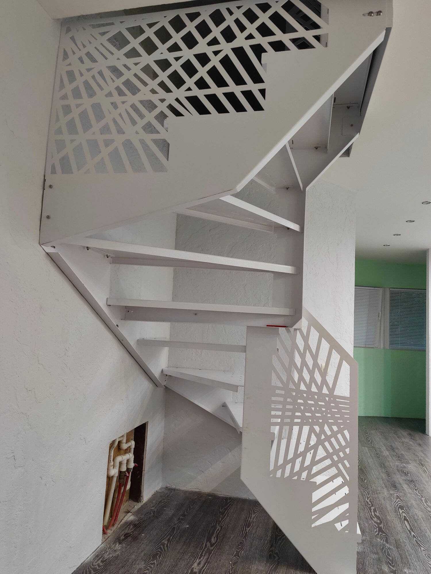 Лестница м/этажная,11 ступеней. Разборная. Ширина 80 см.