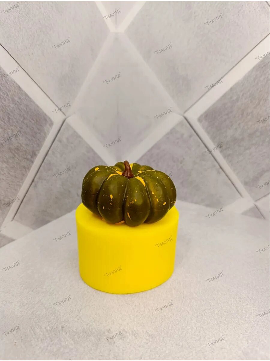 Молд ссиликоновый "Тыква-дольки". Высота готового изделия 4,5 см.