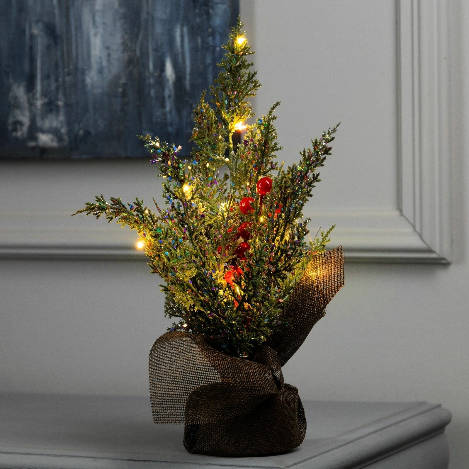 Фигура светодиодная Ель и ягоды 30 x 23 x 20 см, 10 LED, батарейки AG13x3, свечение теплое белое