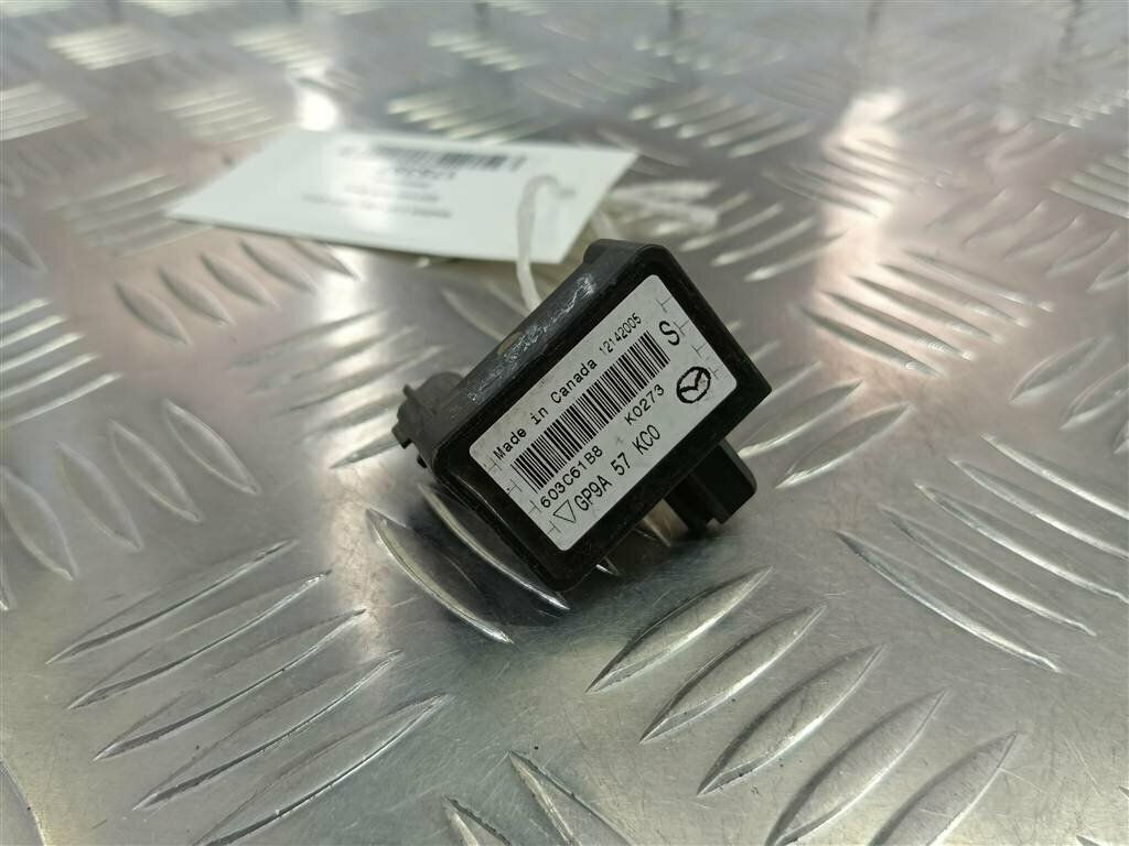 Датчик удара (AIR BAG) Б/У для MAZDA CX-7 I рестайлинг (2009—2012) GP9A57KC0