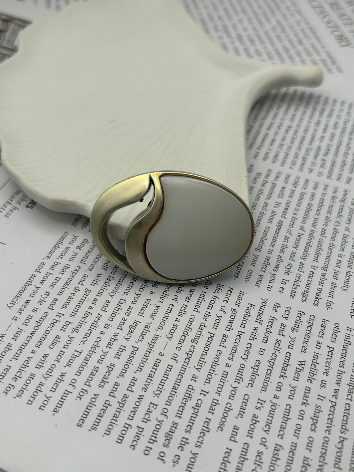 Советская винтажная пластиковая крупная брошь