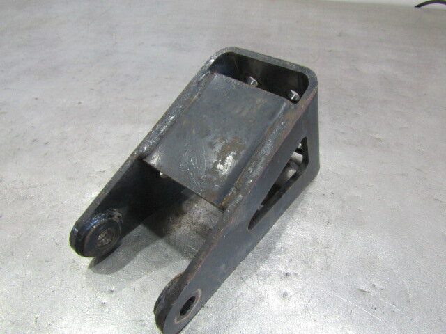 Кронштейн амортизатора передней оси верхний SHACMAN