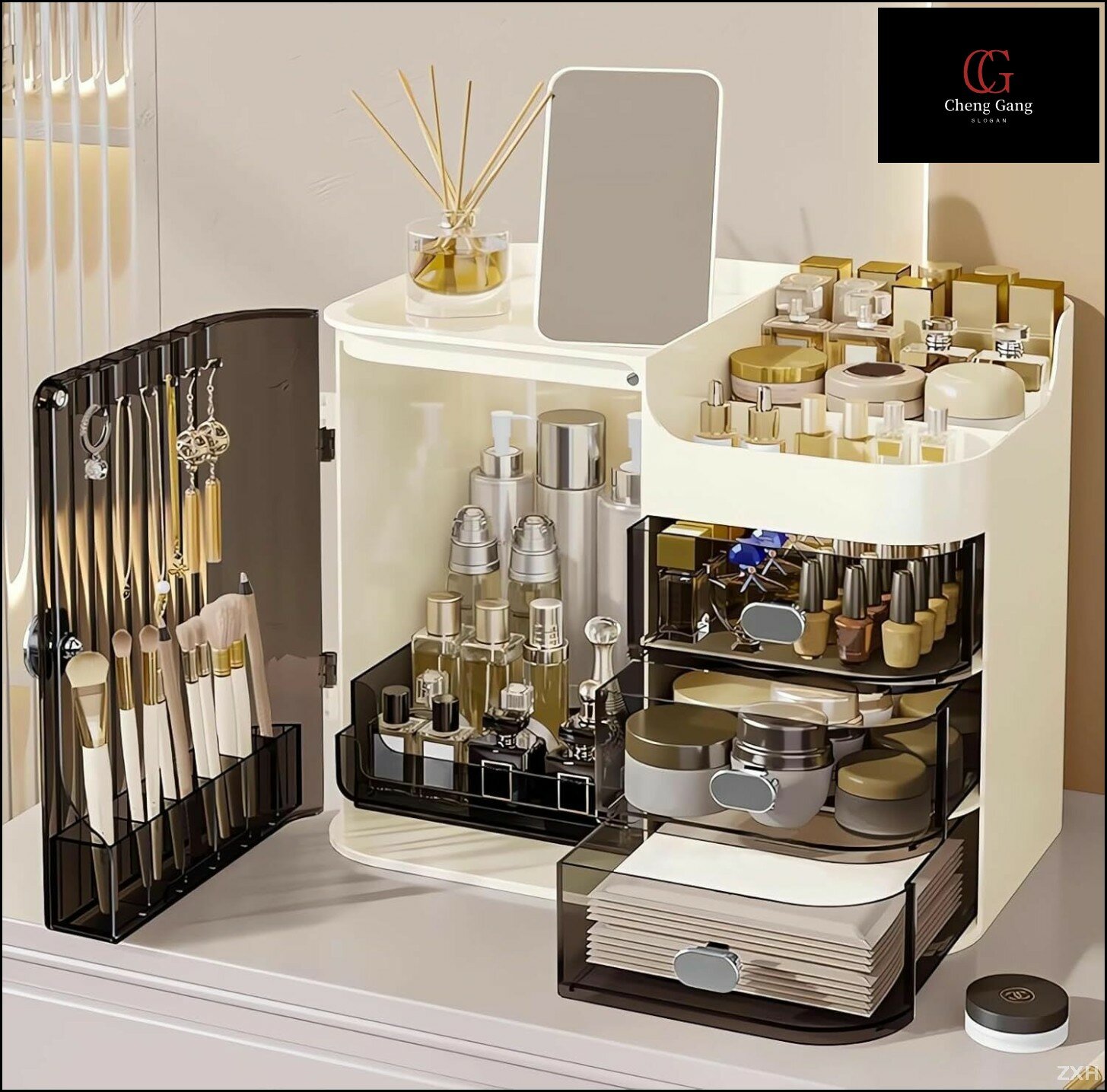 Эксклюзивный контейнер для косметики в виде шкатулки предназначен для хранения помад и средств по уходу за кожей