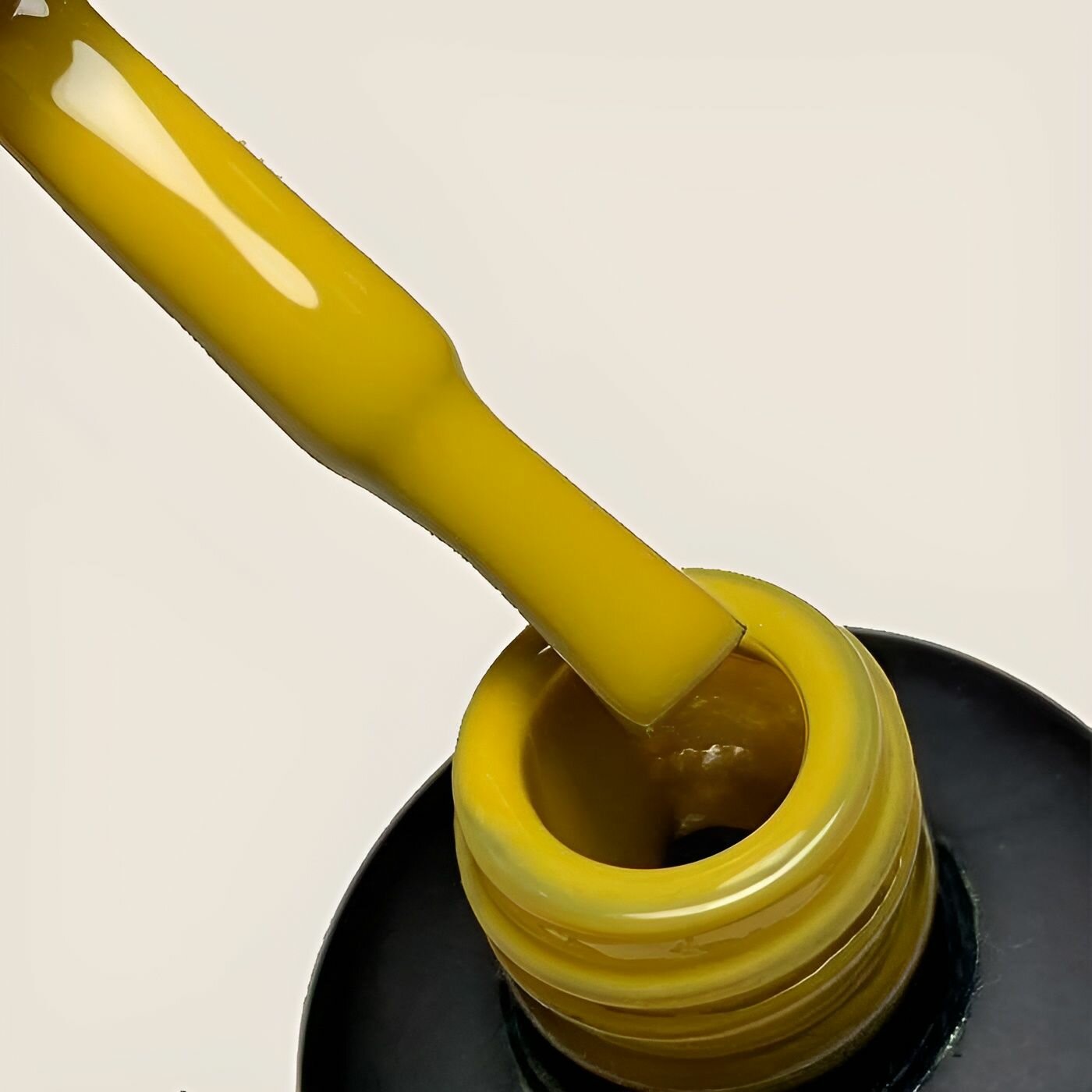 Sova De Luxe Гель-лак, оттенок 268, объём 15мл. Тёмно-жёлтый