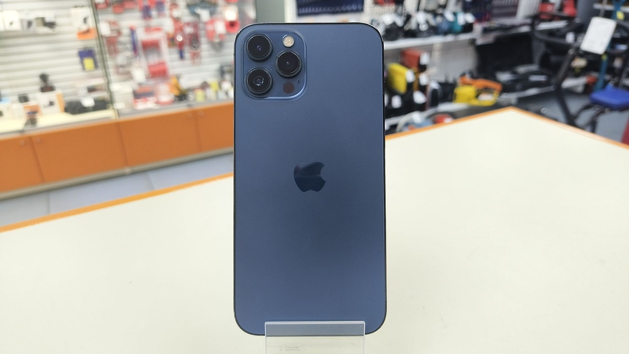 Смартфон Apple iPhone 12 Pro Max 128GB nanoSim/eSim, Pacific Blue Б/У уценка