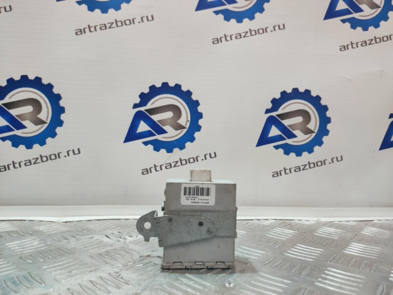 Б/У Блок управления дверьми Toyota Corolla 9 E120.E120 / Тойота Королла 120 E120.E120 1.6 3ZZ 110Л.С хетчбек 2006