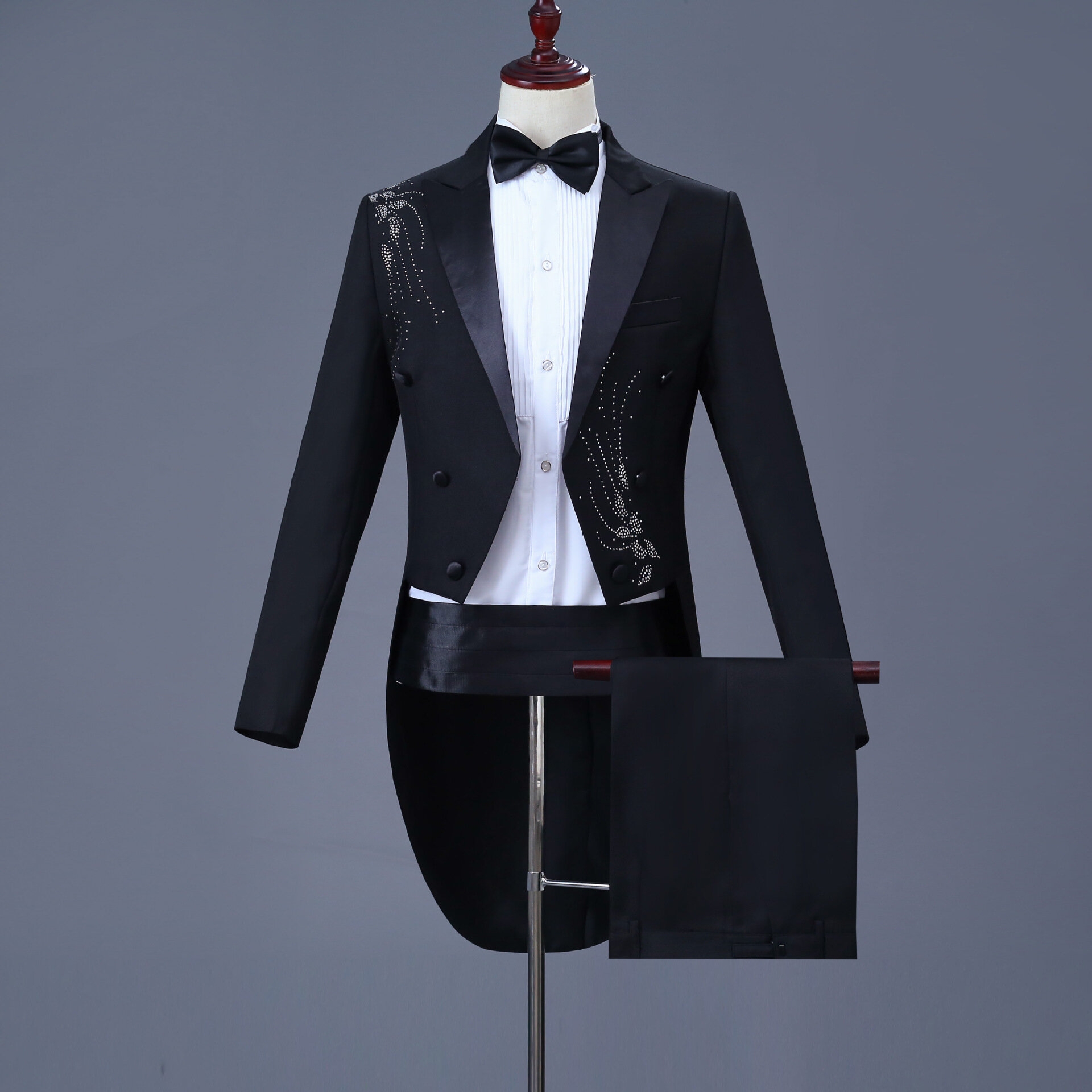Костюм "Бриллианты", мужской, черный, с серебристыми стразами, размер М
