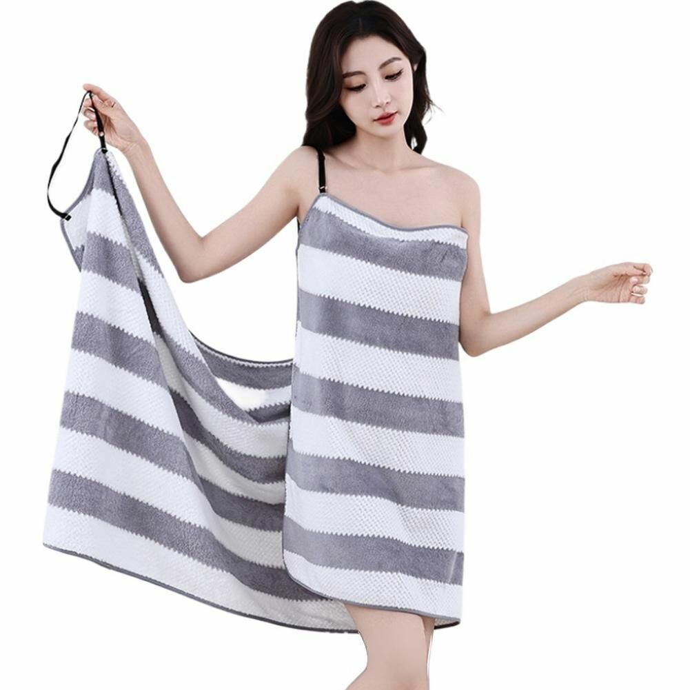 Носимое банное полотенце на подтяжках и платье из кораллового бархата с открытой спиной