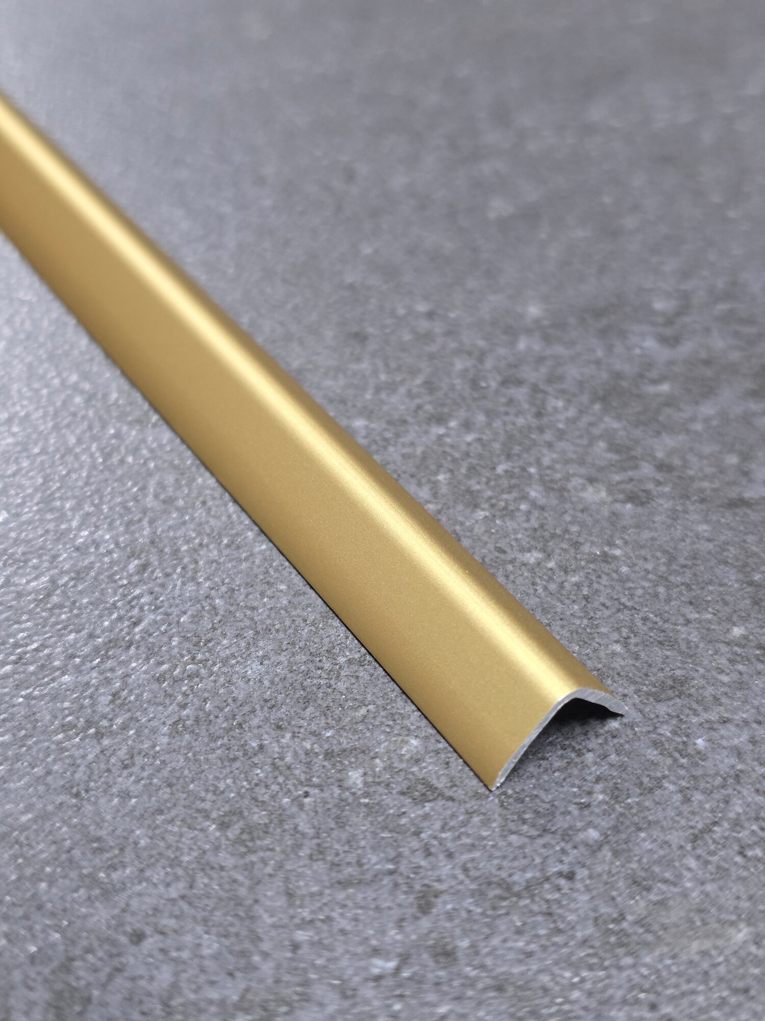 Угол внешний для плитки алюминиевый анодированный 10х10мм 2,7м Золото матовое