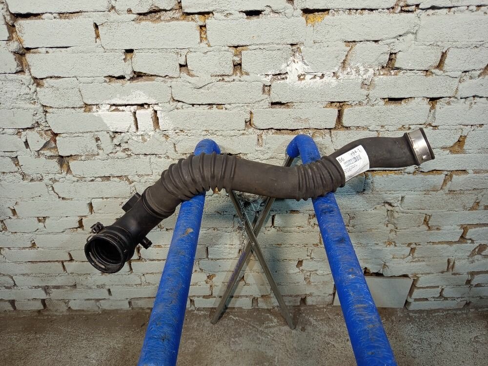 Патрубок интеркулера BMW x1 e84 n20b20 13717607941