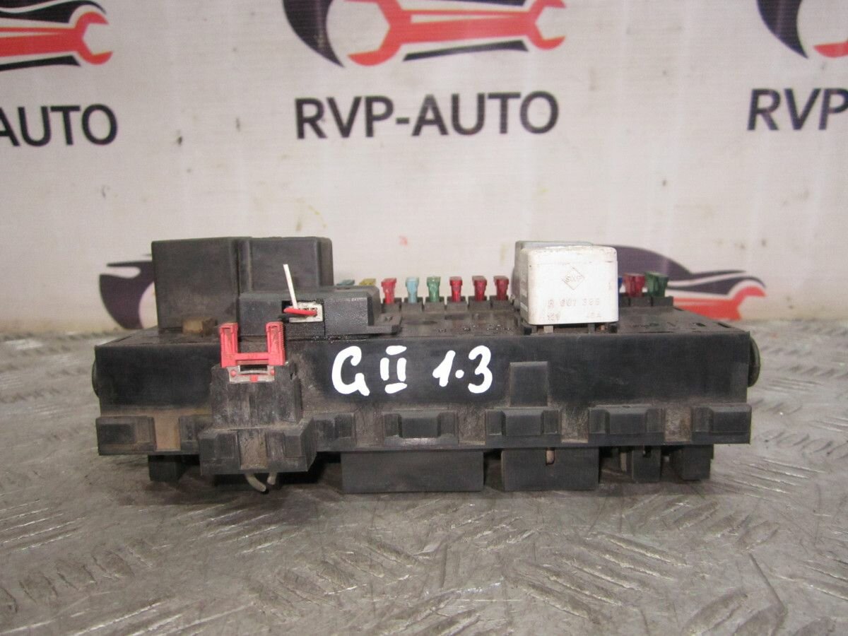 Блок предохранителей VW Golf 2 1983-1992 357937039