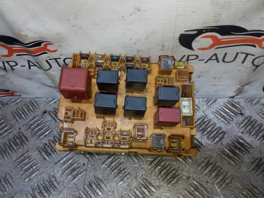 Блок предохранителей Toyota Celica T230 1.8 82720-20100