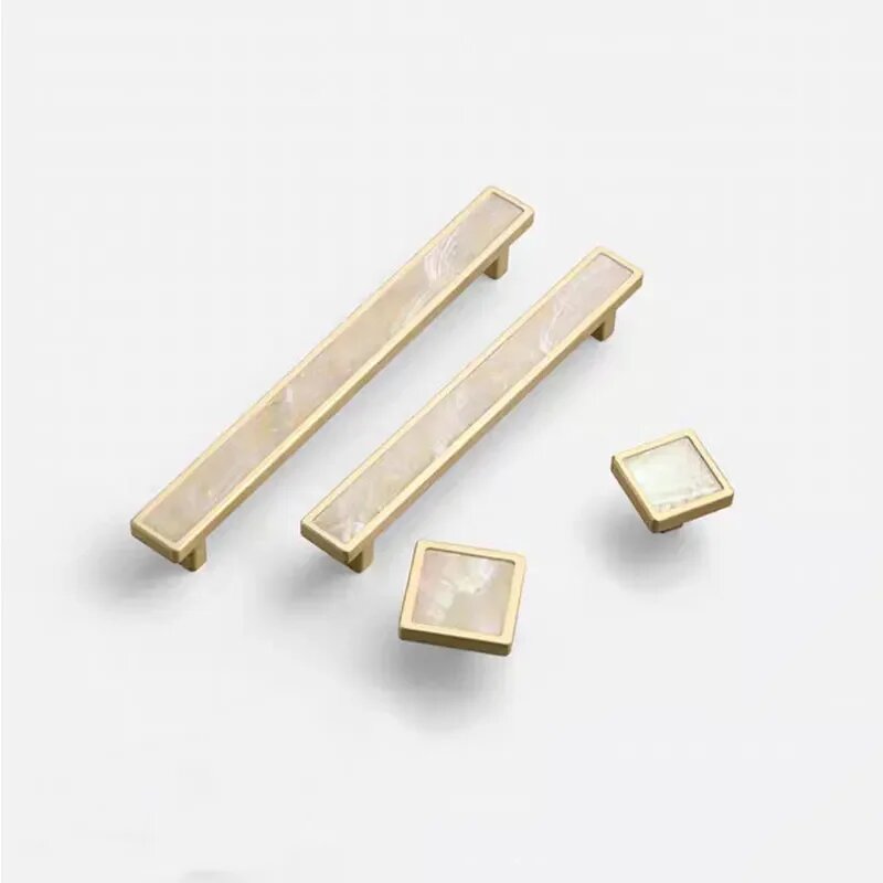 Ручки для шкафов из латуни и ракушки Large Square, NO Stripe-White