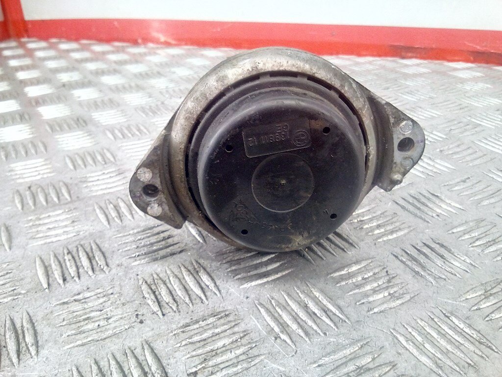 Подушка (опора) крепления двигателя BMW 3-Series (E90/E91/E92/E93) 22116760330 арт. 476226