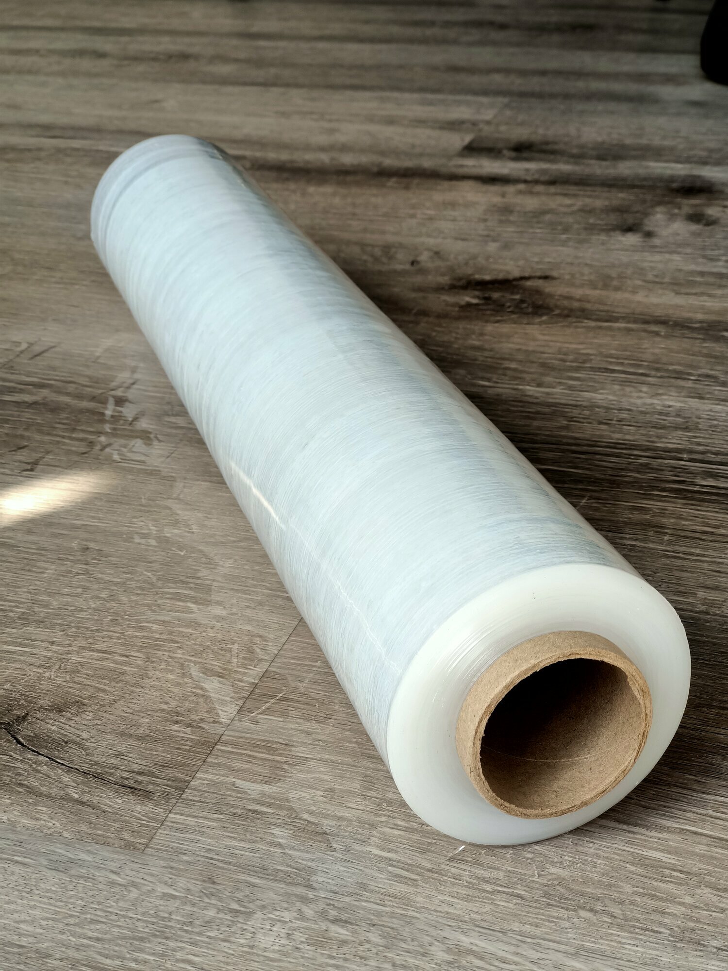 Стрейч-плёнка, для ручной упаковки, полиэтилен, длина 500м, ширина 500мм, толщина 10мкм, вес 2кг.