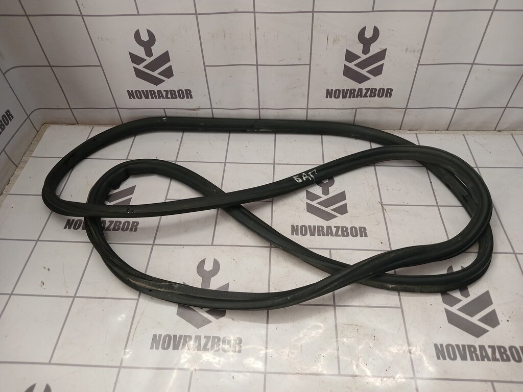 Уплотнитель двери Skoda Fabia 2007-2015