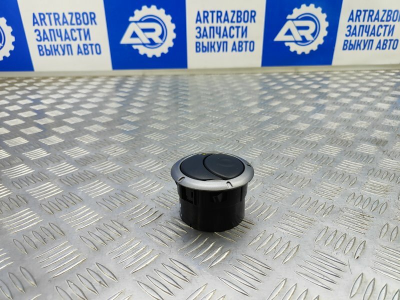 Б/У Дефлектор воздушный Renault Duster HS / Рено Дастер HS 2.0 F4RA400 135 Л.С 2013