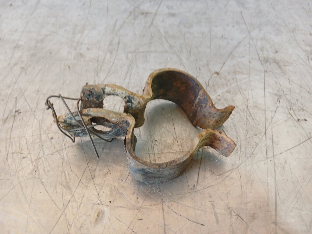 Кронштейн крепления переднего стабилизатора Renault Logan 2005-2014