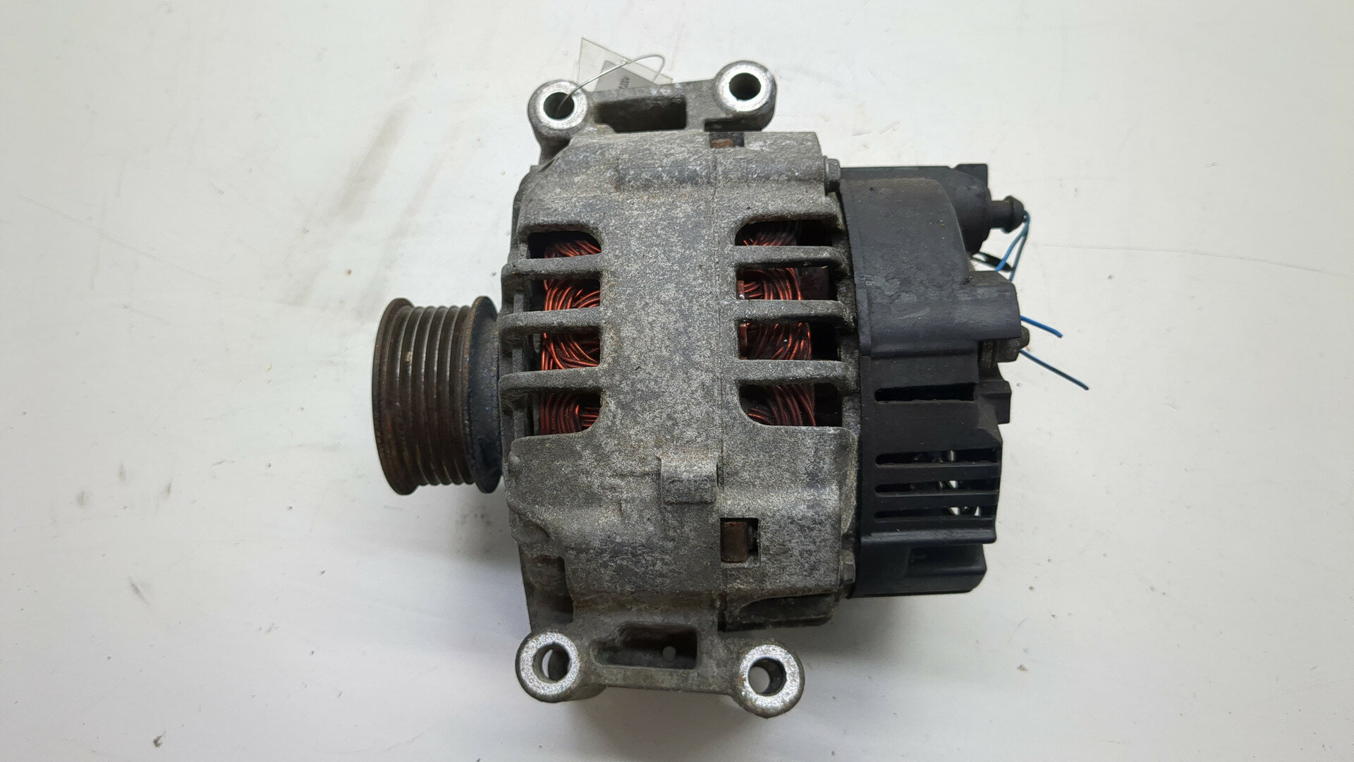 Генератор Audi A4 (B6) Б/У