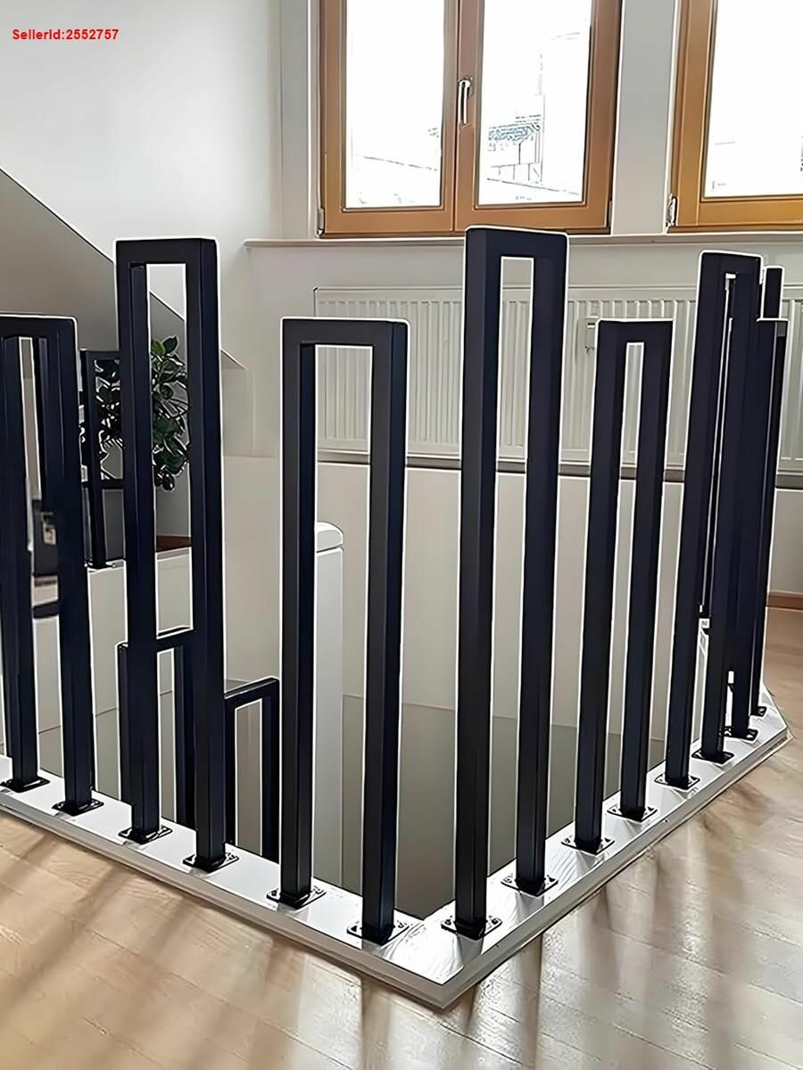 Металлические прямые перила, кованые ограждения для дома, террасы, крыльца (чёрные, высота 8501100 мм)