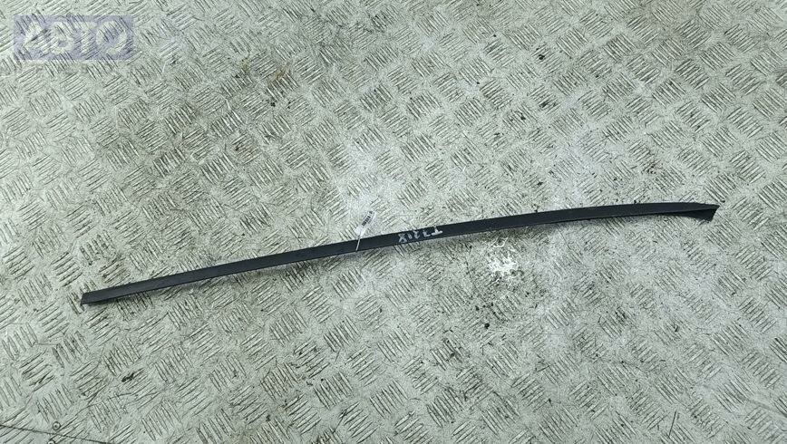 Молдинг лобового стекла Volkswagen Passat B6