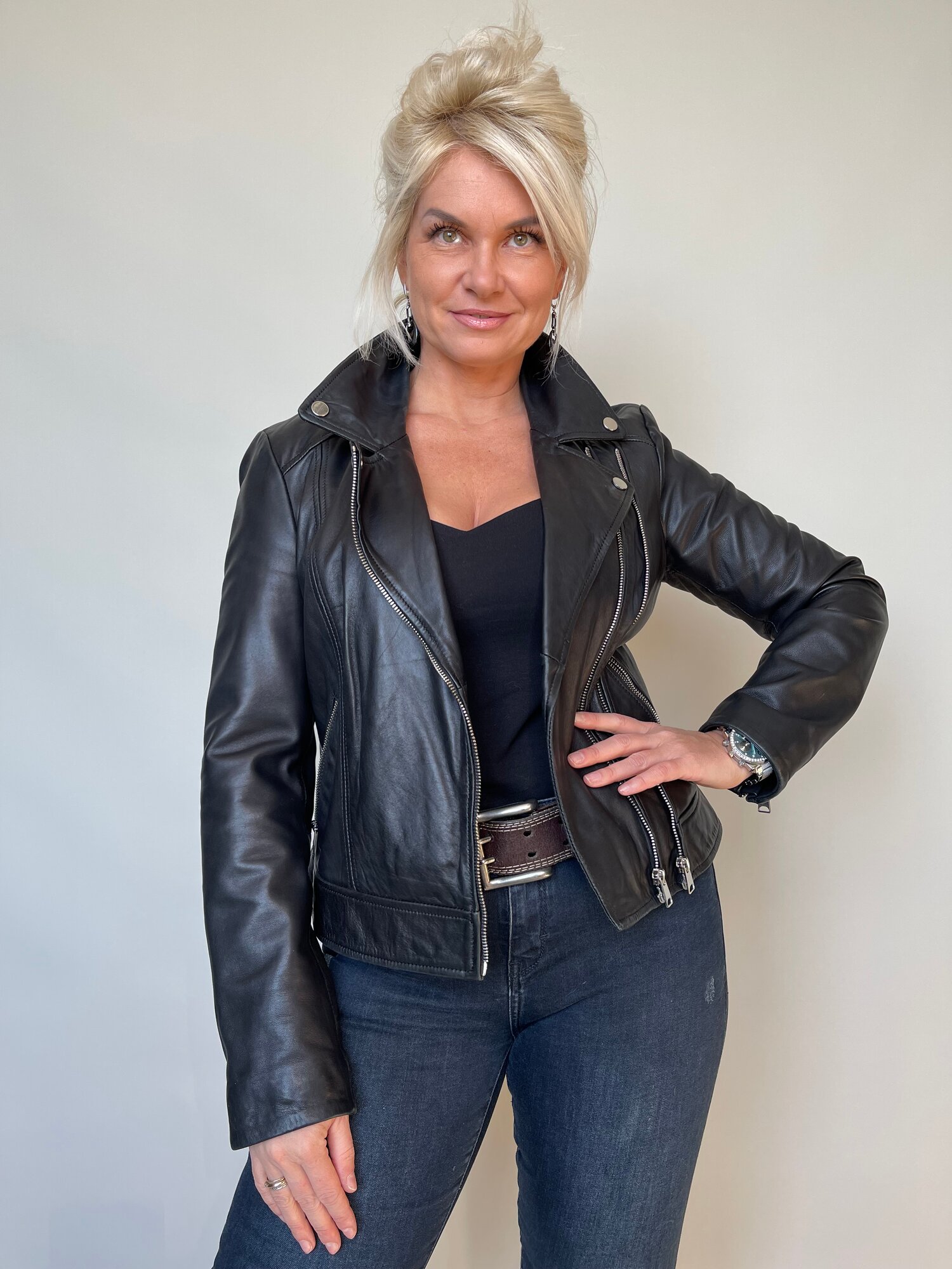 Куртка женская косуха тм LA REINE BLANCHE нат. кожа р.42-44 /12528/