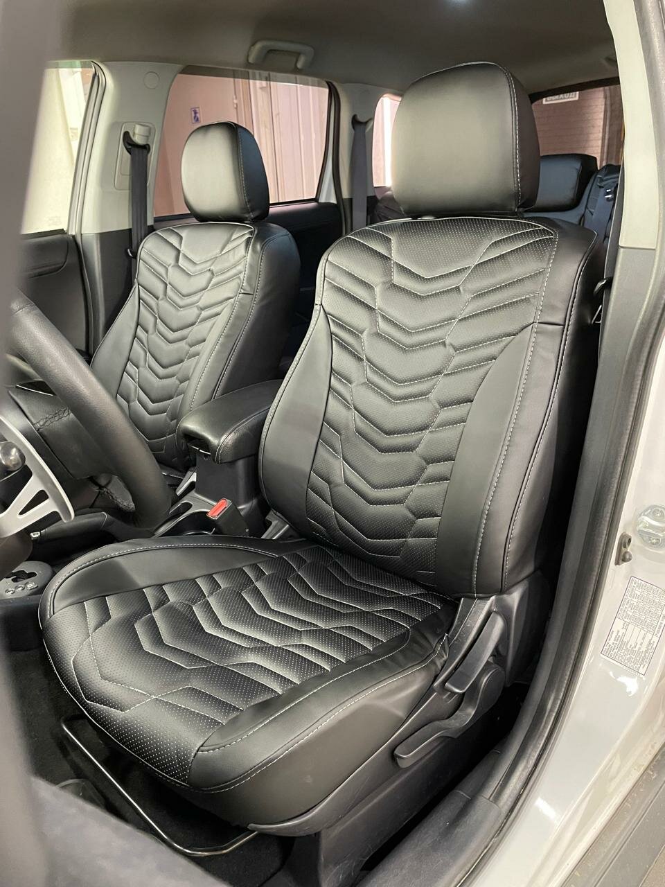 Авточехлы на Mitsubishi Outlander XL 2007-2011г / Citroen C-Crosser 2010г / Peugeot 4007 2007-2012г