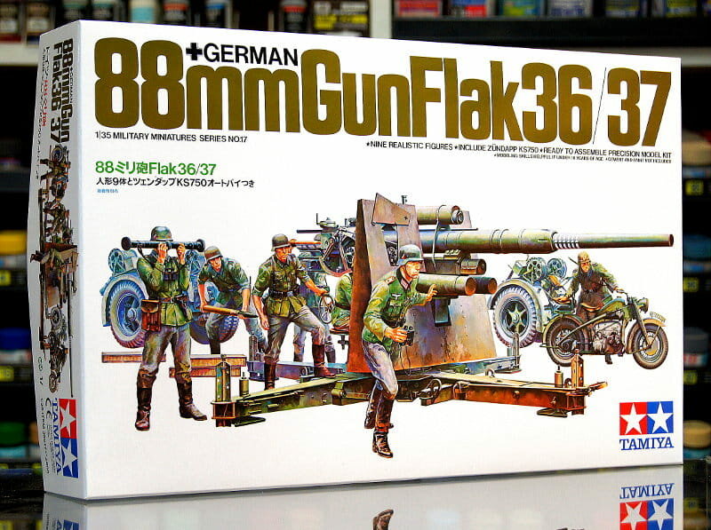 Tamiya 35017, сборная пластиковая модель 1:35 немецкая 88-мм пушка Flak 36/37 с подвижными деталями, прицепом, мотоциклом и фигурками, для диорам, коллекции и моделистов