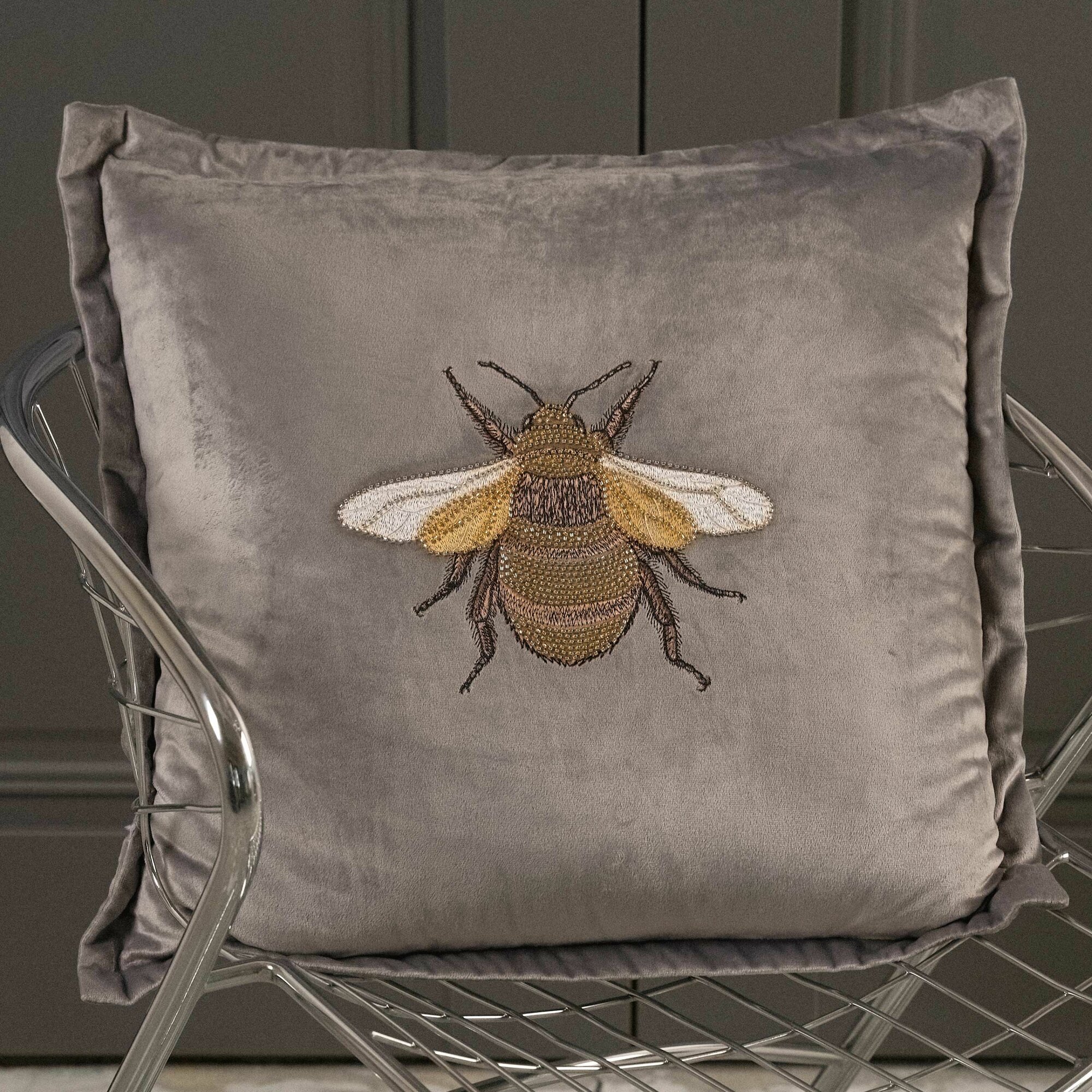 Подушка декоративная, 50х50 см, вельвет/бисер, серая, Пчела, Bugs