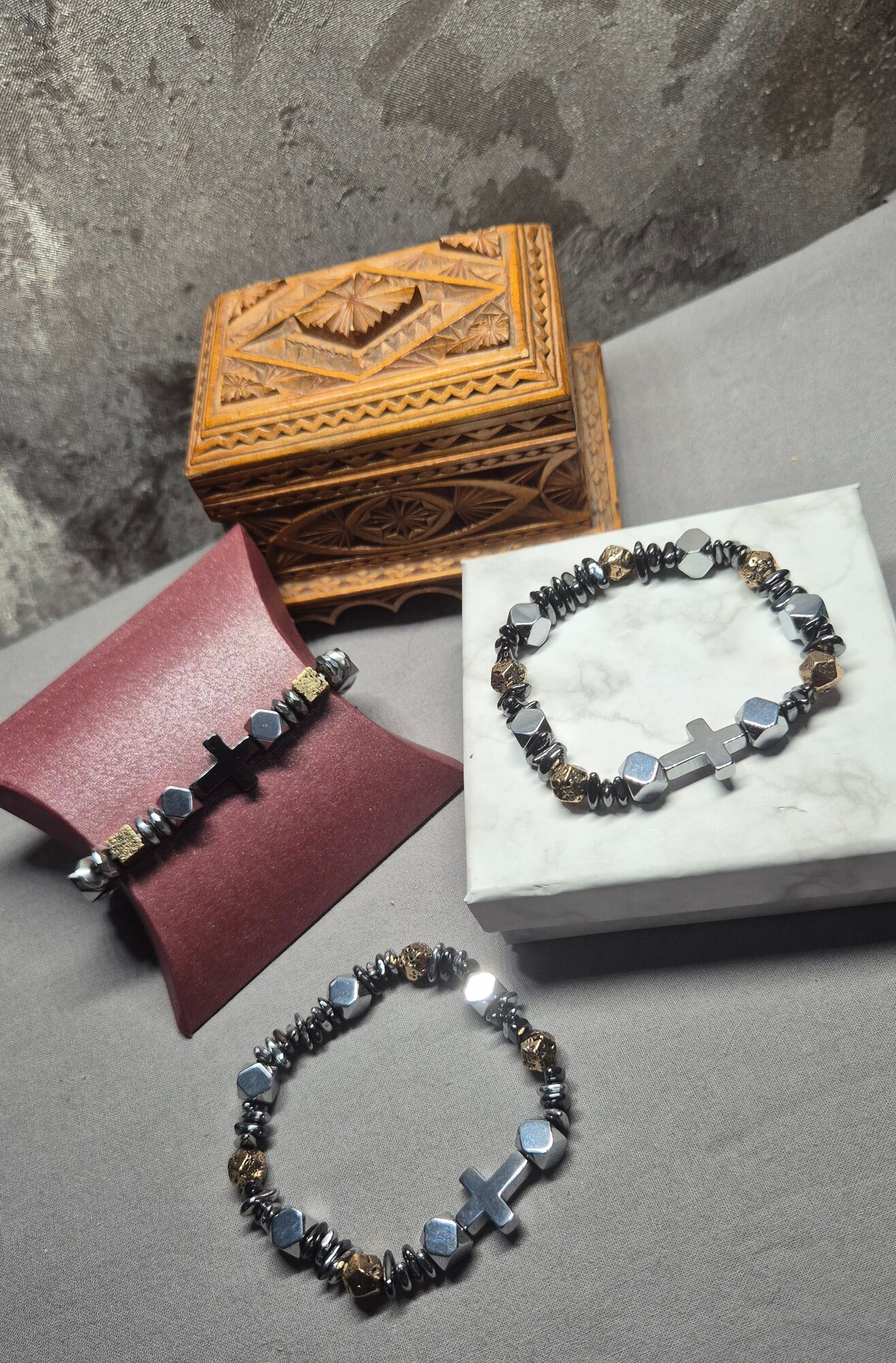 Славянский оберег, плетеный браслет, вулканическая лава, гематит