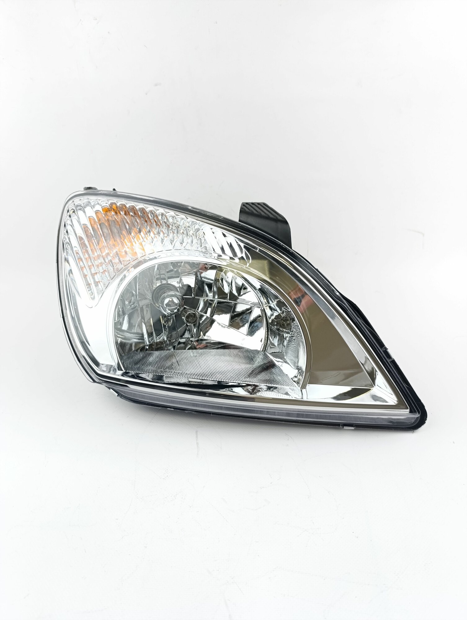 Фара передняя правая (с корректором) Chery Tiggo / Чери Тигго / T11-3772020AB