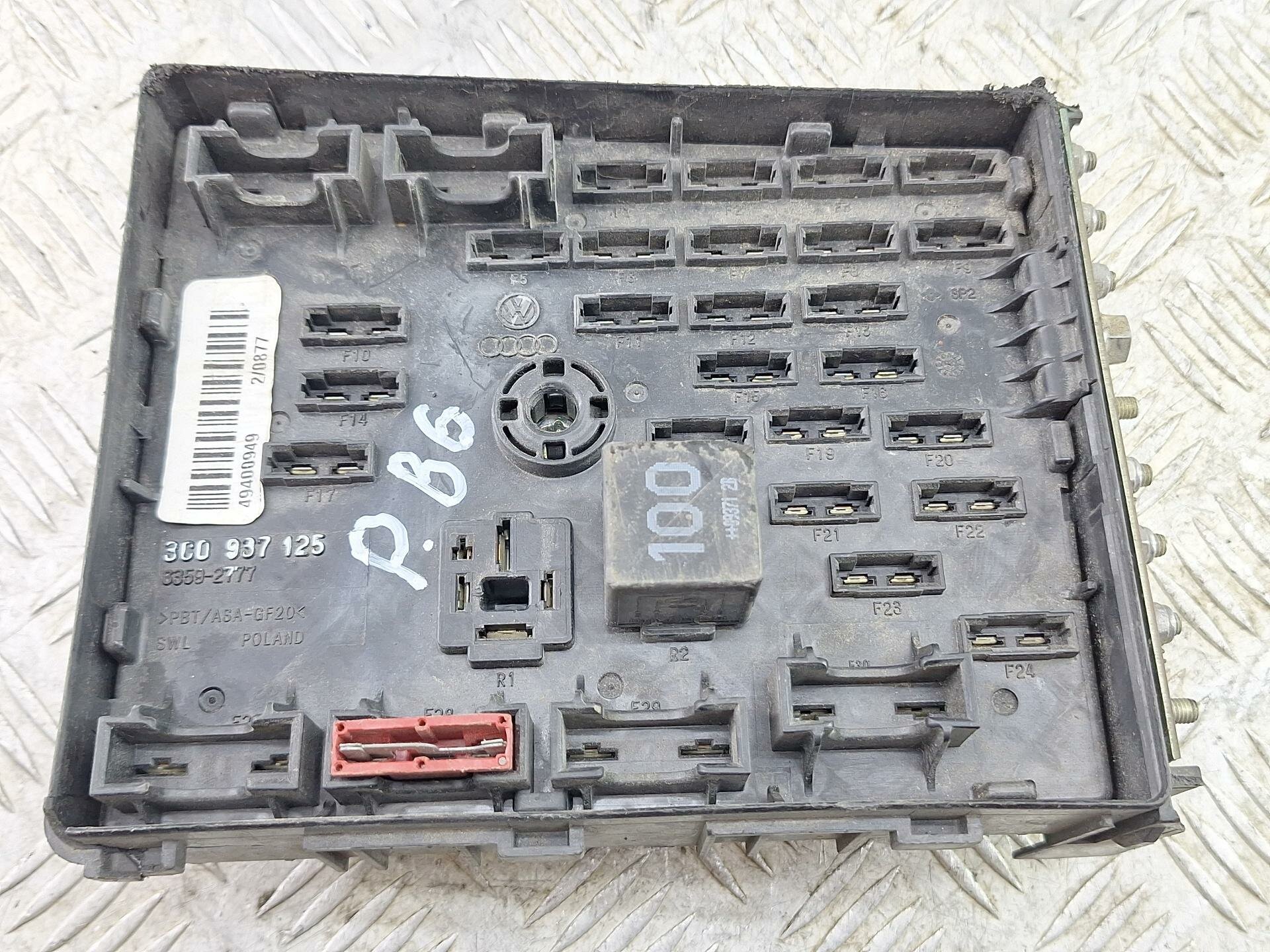Блок предохранителей Volkswagen Passat B6 (2005 - 2010) 3C0937125