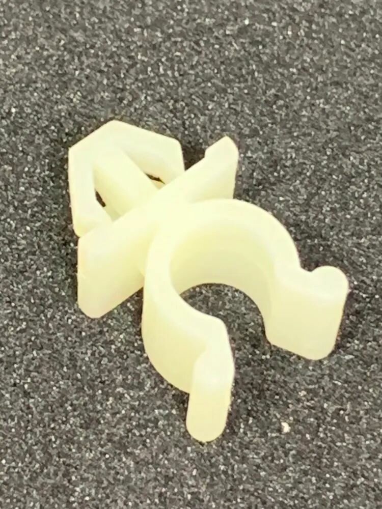 Клипса крепежная