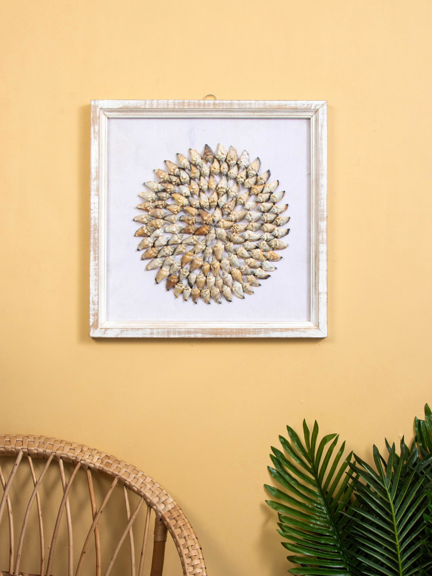 Панно "Композиция из ракушек", 45x3x45 см, способ крепления: подвес