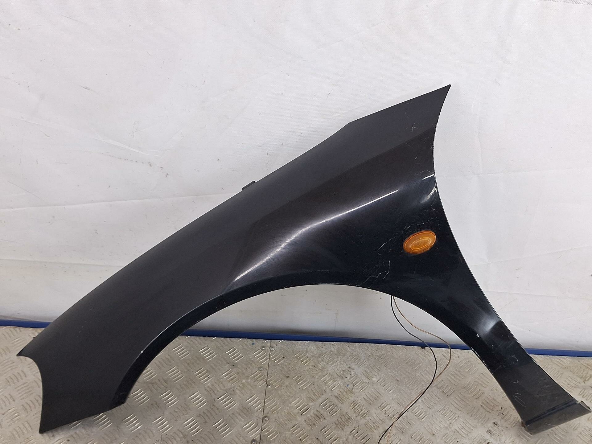 Крыло переднее левое Chrysler Sebring 2 2001