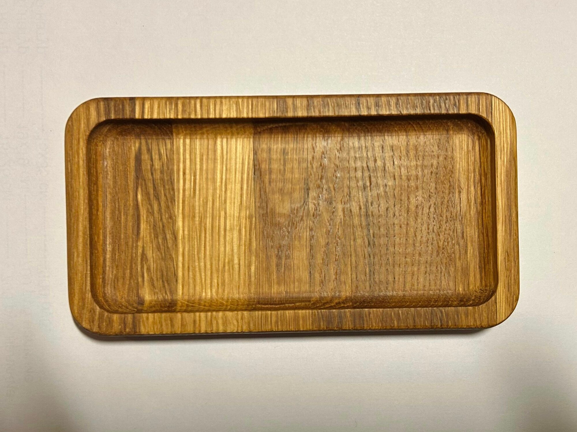 Сервировочная доска из дуба "Мини" для подачи блюд, 9х17 см, прямоугольная с бортиком.